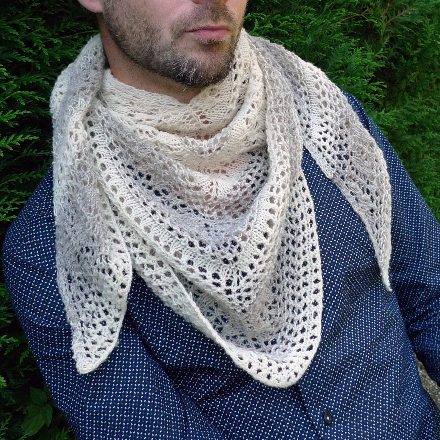 Icelandic shawl from the Cathare people – Icelandic Knitter – Hélène ...