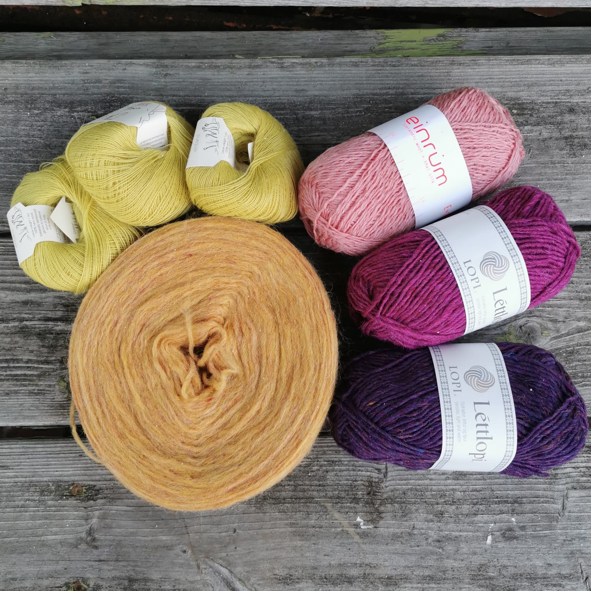 Plötulopi by Ístex: 100% new wool, unspun – Icelandic Knitter – Hélène ...