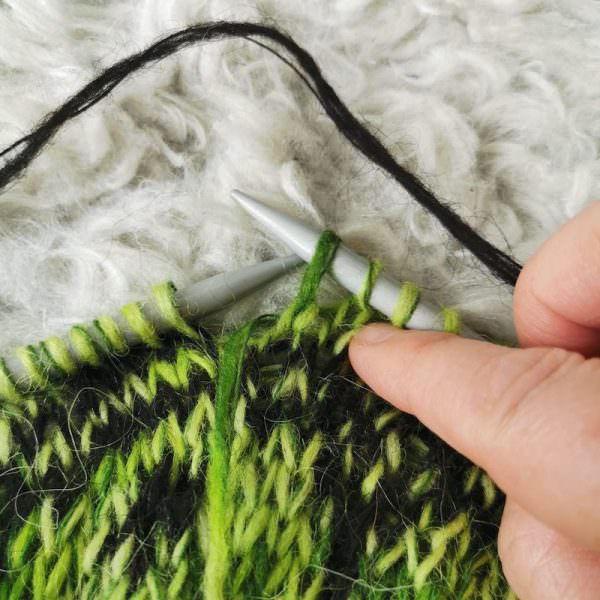Tutorial: Ladder back Jacquard – Icelandic Knitter – Hélène Magnússon