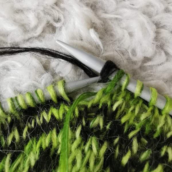 Tutorial: Ladder back Jacquard – Icelandic Knitter – Hélène Magnússon