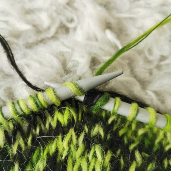 Tutorial: Ladder back Jacquard – Icelandic Knitter – Hélène Magnússon